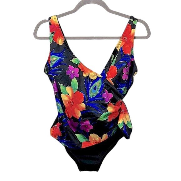 Longitude | Swim | Longitude Swimsuit Size 8 Inches Away One Piece ...